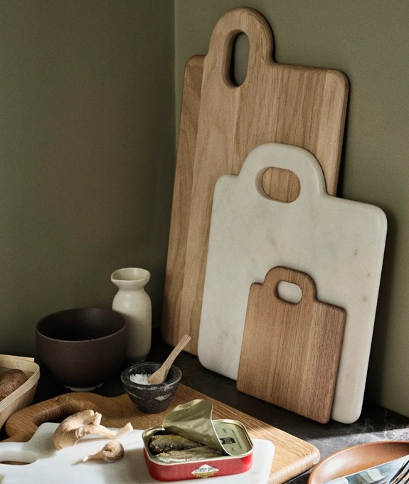 Plastic vs Wooden Chopping Boards | So Cosy